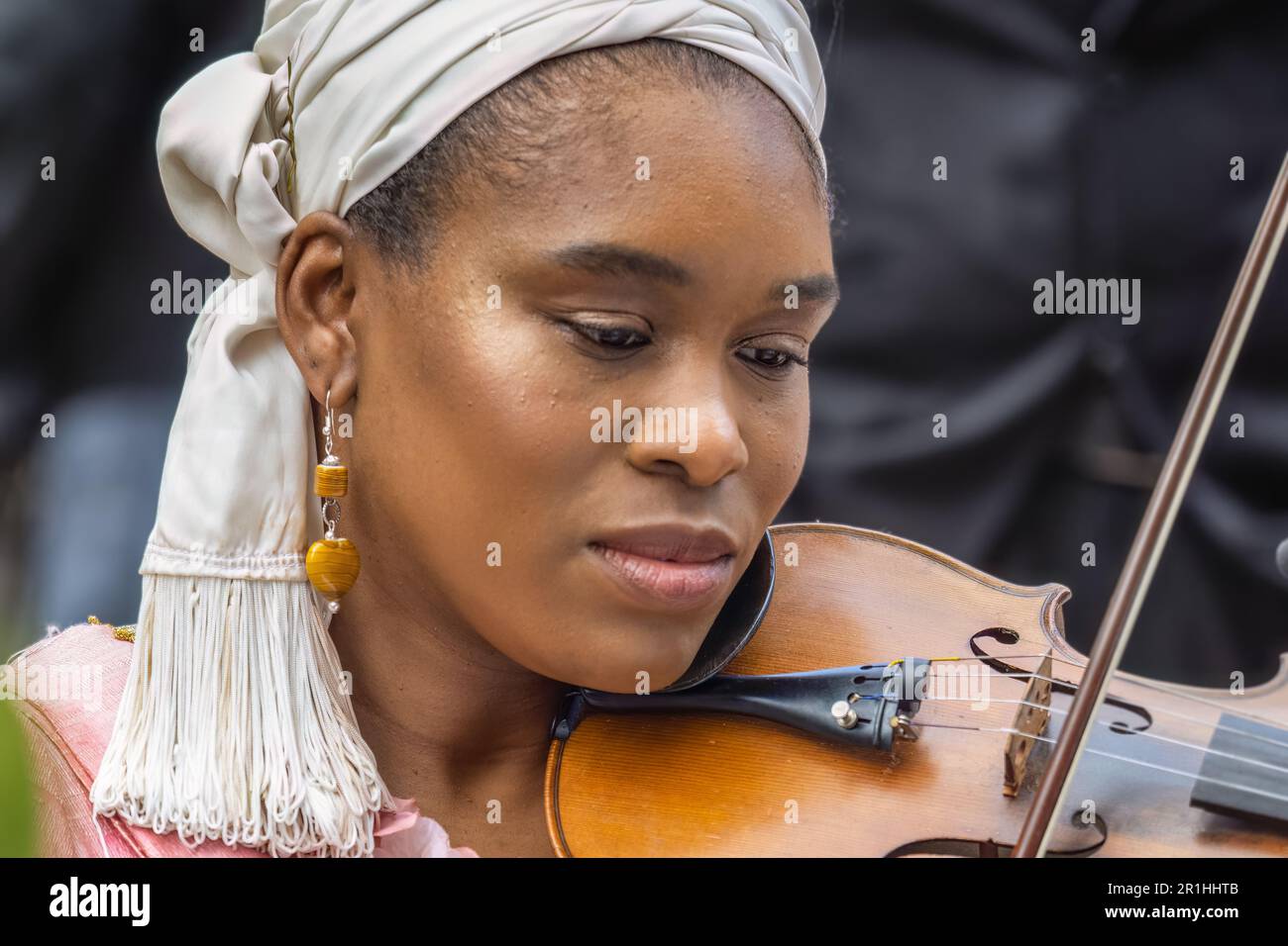 Liver violin player hi-res stock photography and images - Alamy