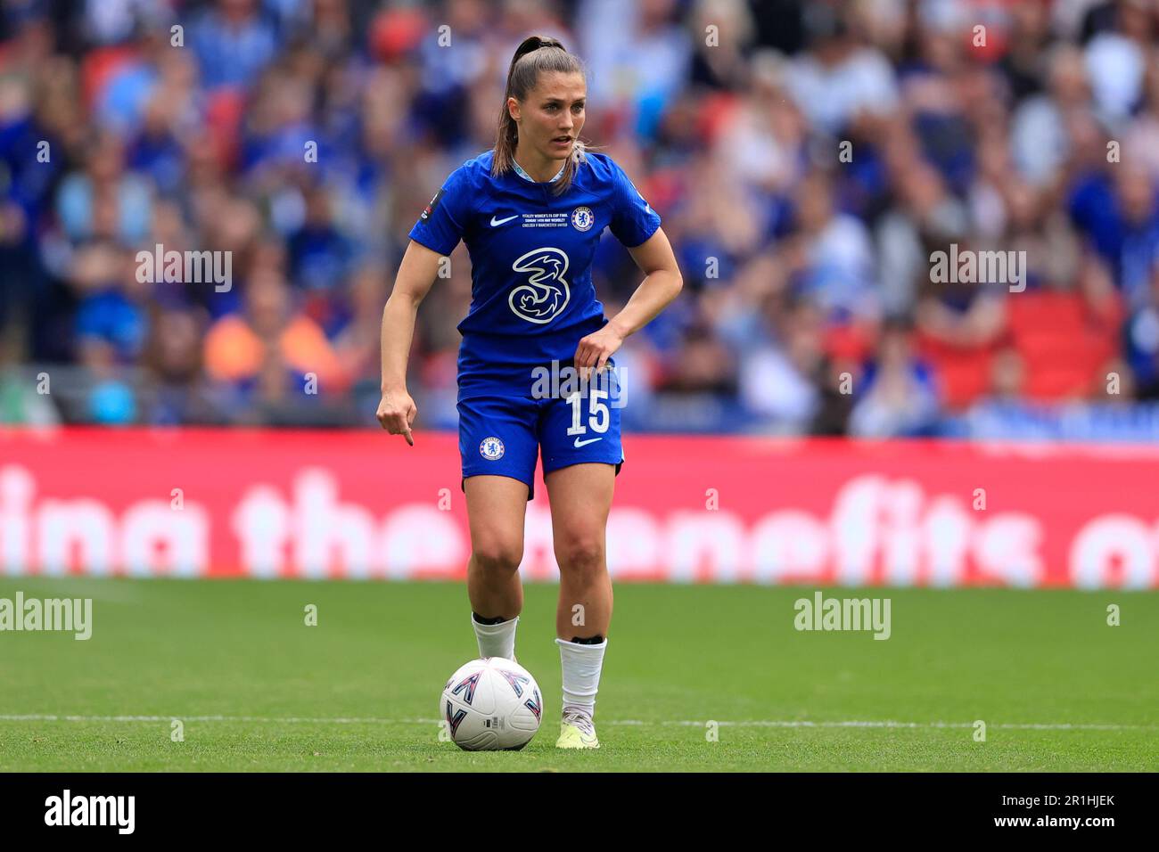 Eve Perisset #15 of Chelsea controls the ball during the Vitality Women ...