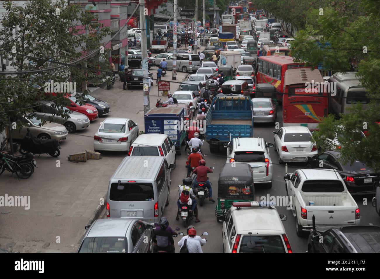 Energy crises dhaka 14may dhaka bangladesh. Due to gas shortage, long queues of vehicel during ...