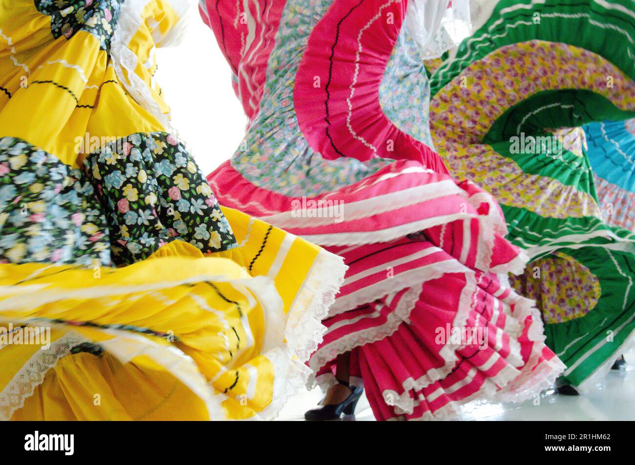 Indigenous mexico traditional dress hi-res stock photography and images - Alamy