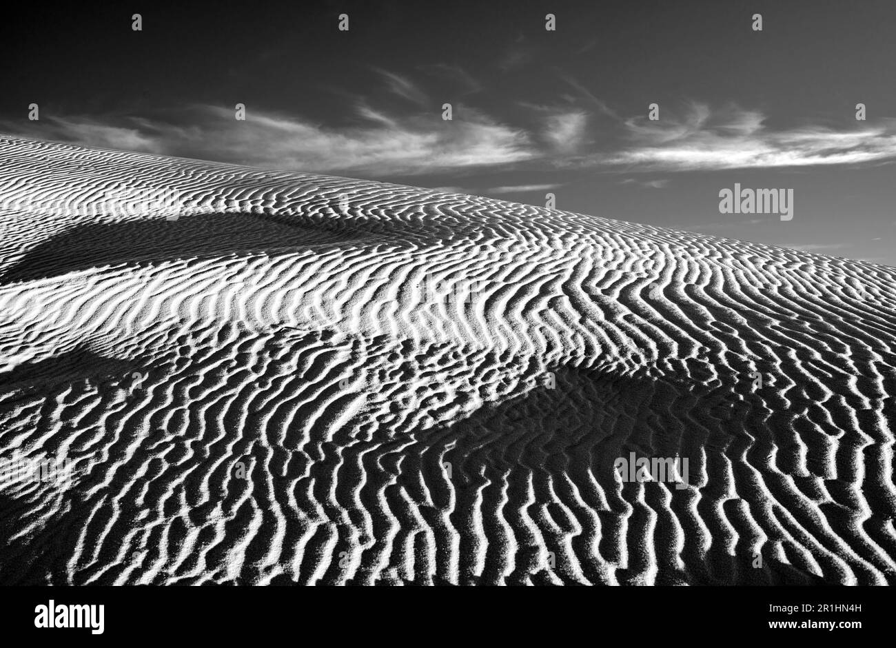 Black and white dunescape hi-res stock photography and images - Alamy