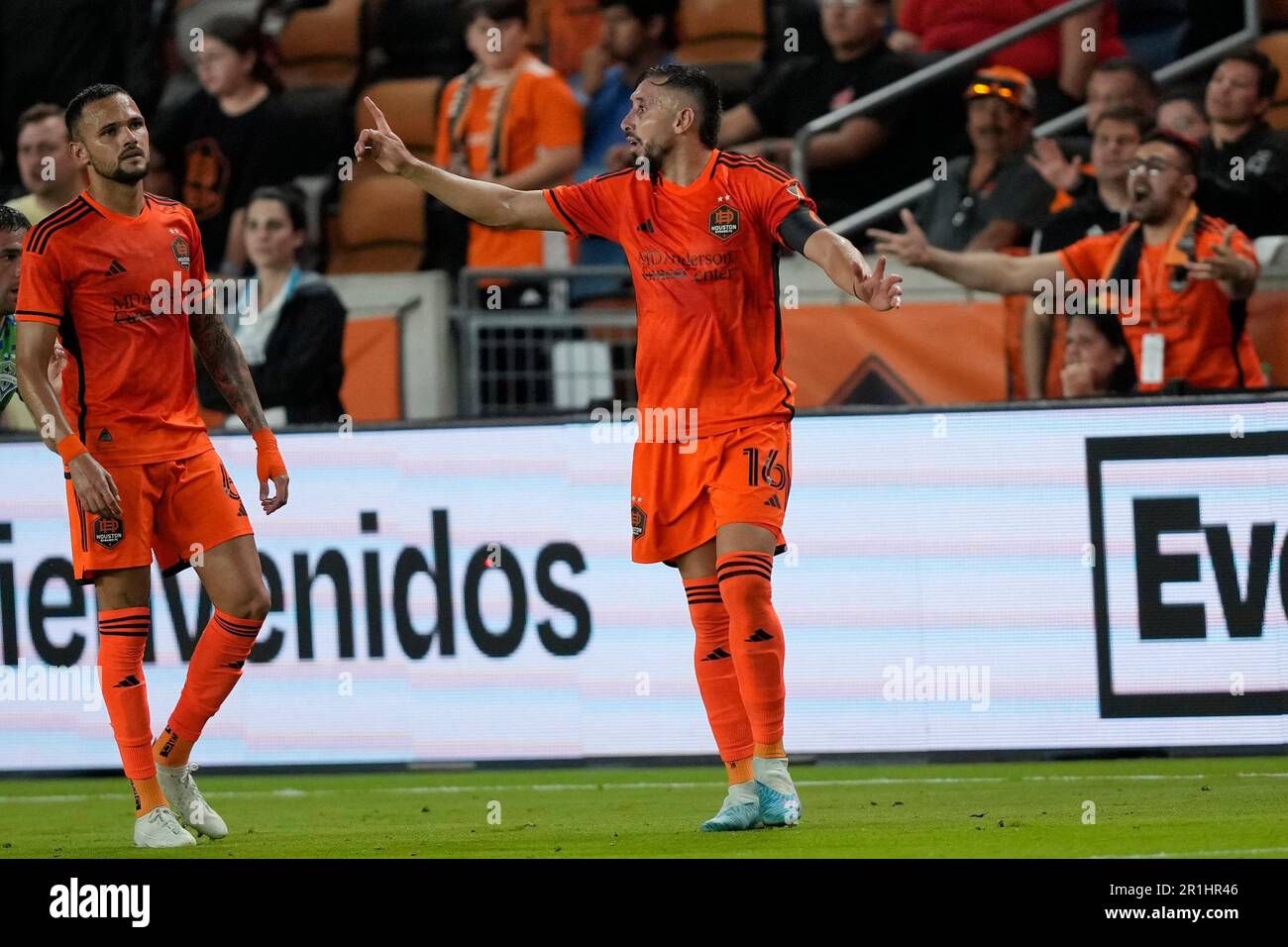 Houston Dynamo's Héctor Herrera (16) reacts after being issued a red ...