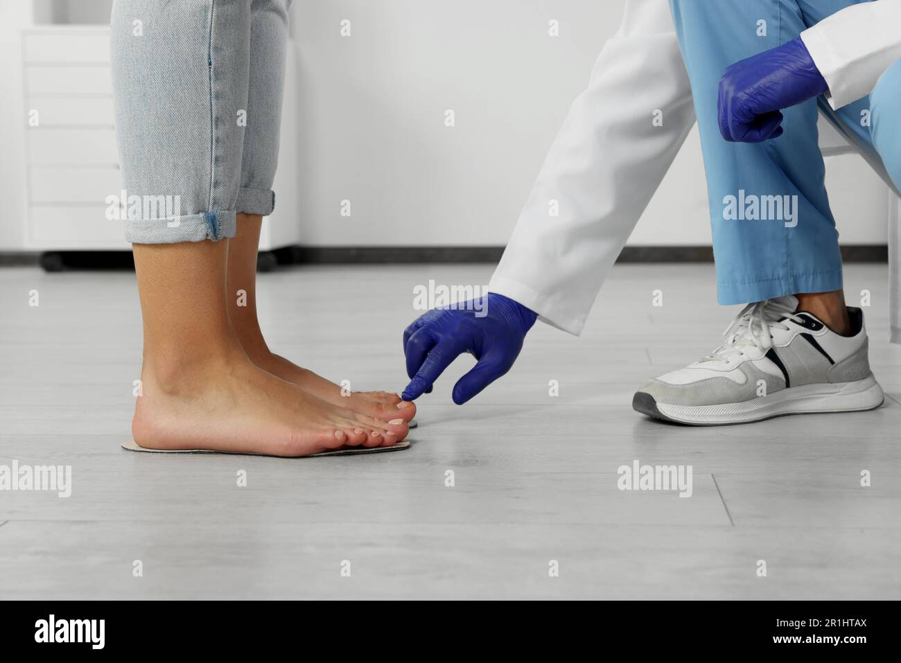 Patients feet hi-res stock photography and images - Alamy