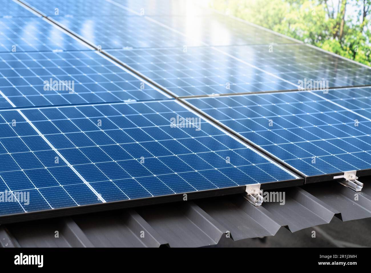 Solar panels car roof hi-res stock photography and images - Alamy
