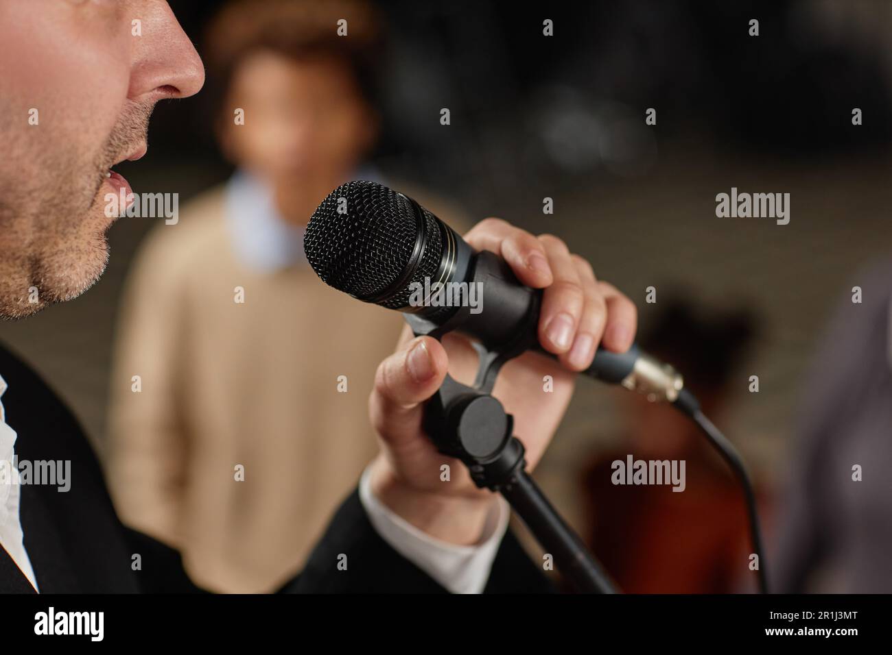 Pastor speaking hi-res stock photography and images - Alamy