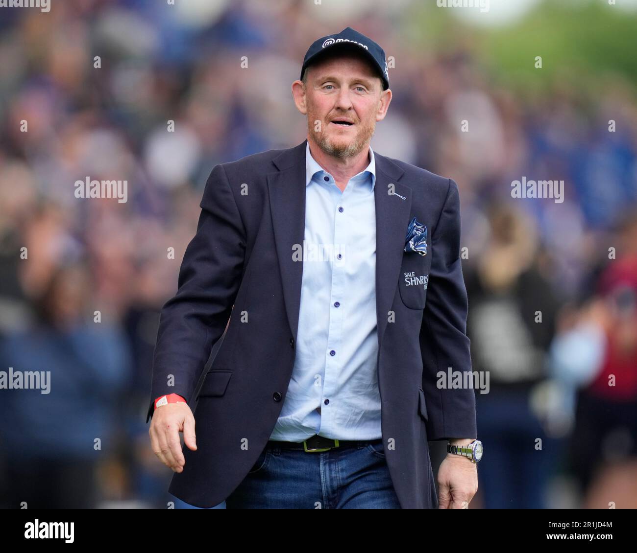 Sale sharks simon orange hi-res stock photography and images - Alamy