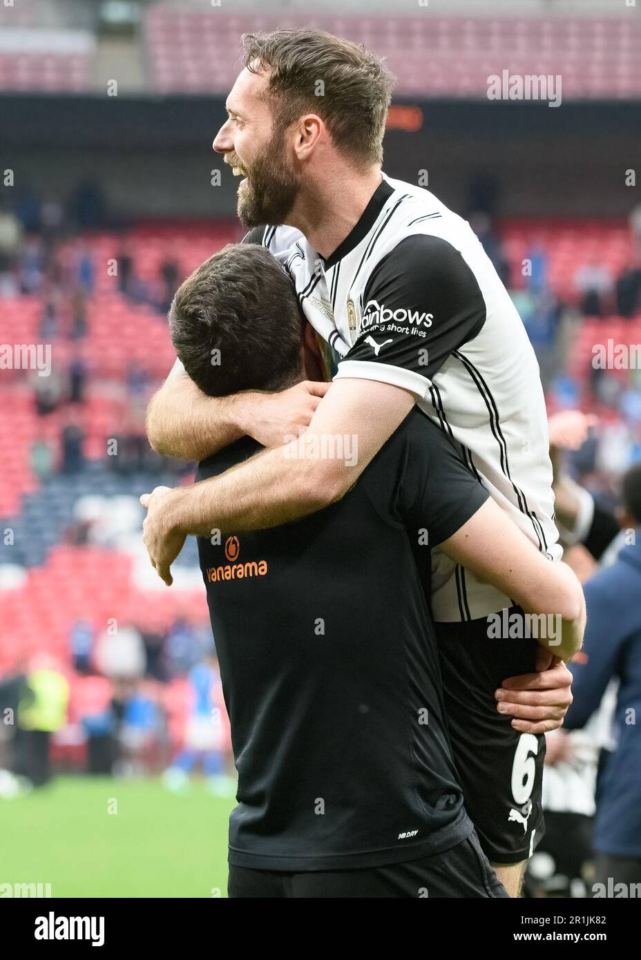 Jim obrien notts county celebrates hi-res stock photography and images ...