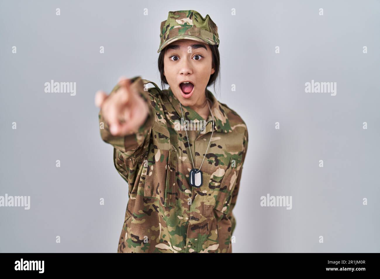 Open battle woman soldier hi-res stock photography and images - Alamy