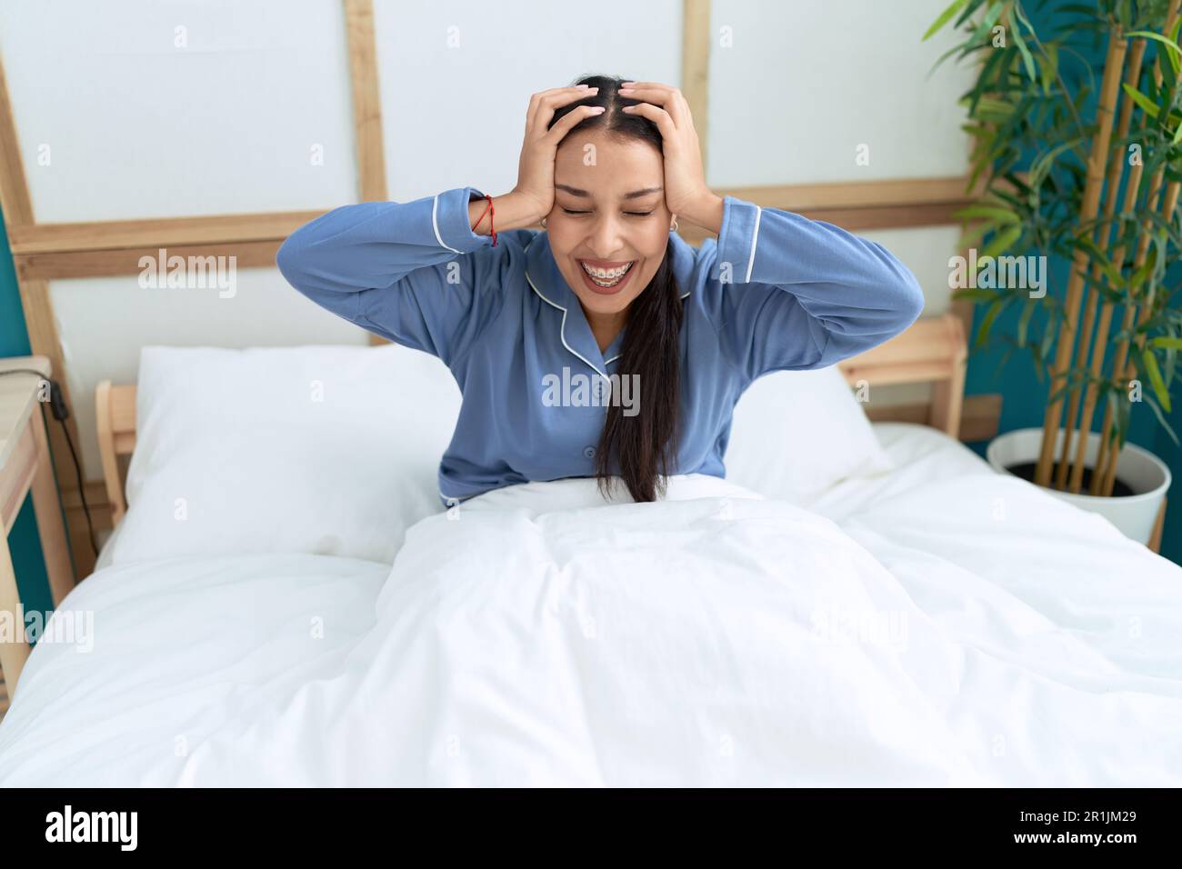 Worried young arabian woman hi-res stock photography and images - Alamy