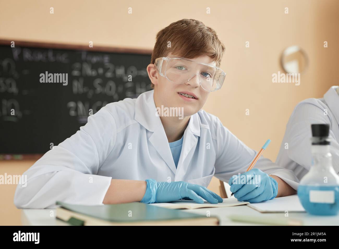 Teen boy science lab hi-res stock photography and images - Alamy
