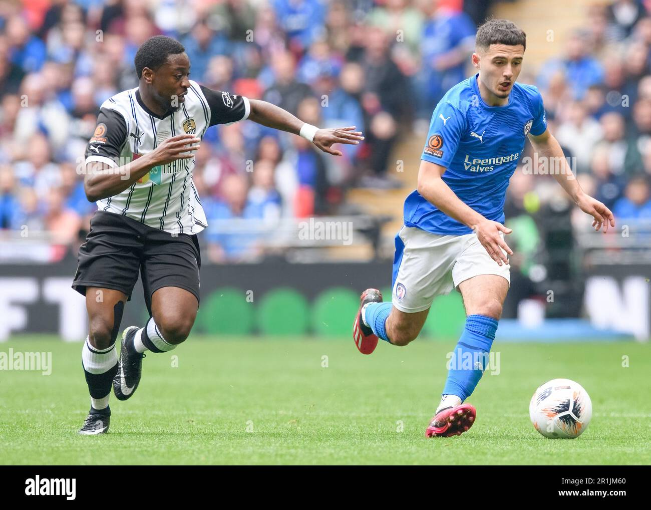Aaron nemane tackle hi-res stock photography and images - Alamy