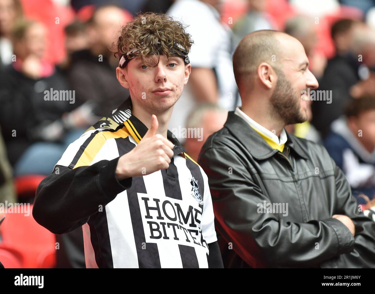 Chesterfield fc wembley hi-res stock photography and images - Alamy