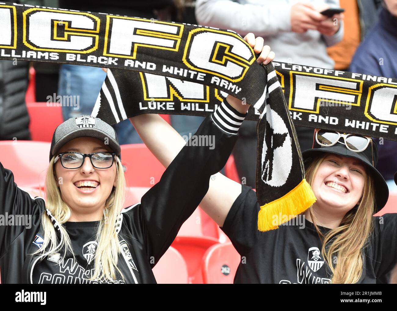 Chesterfield fc wembley hi-res stock photography and images - Alamy