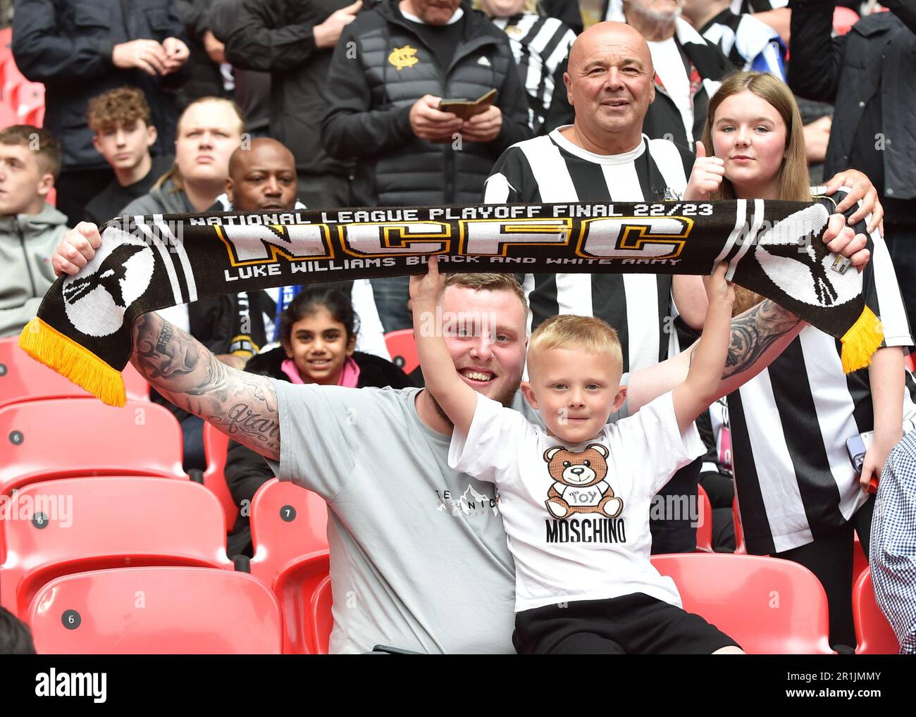 Chesterfield fc wembley hi-res stock photography and images - Alamy