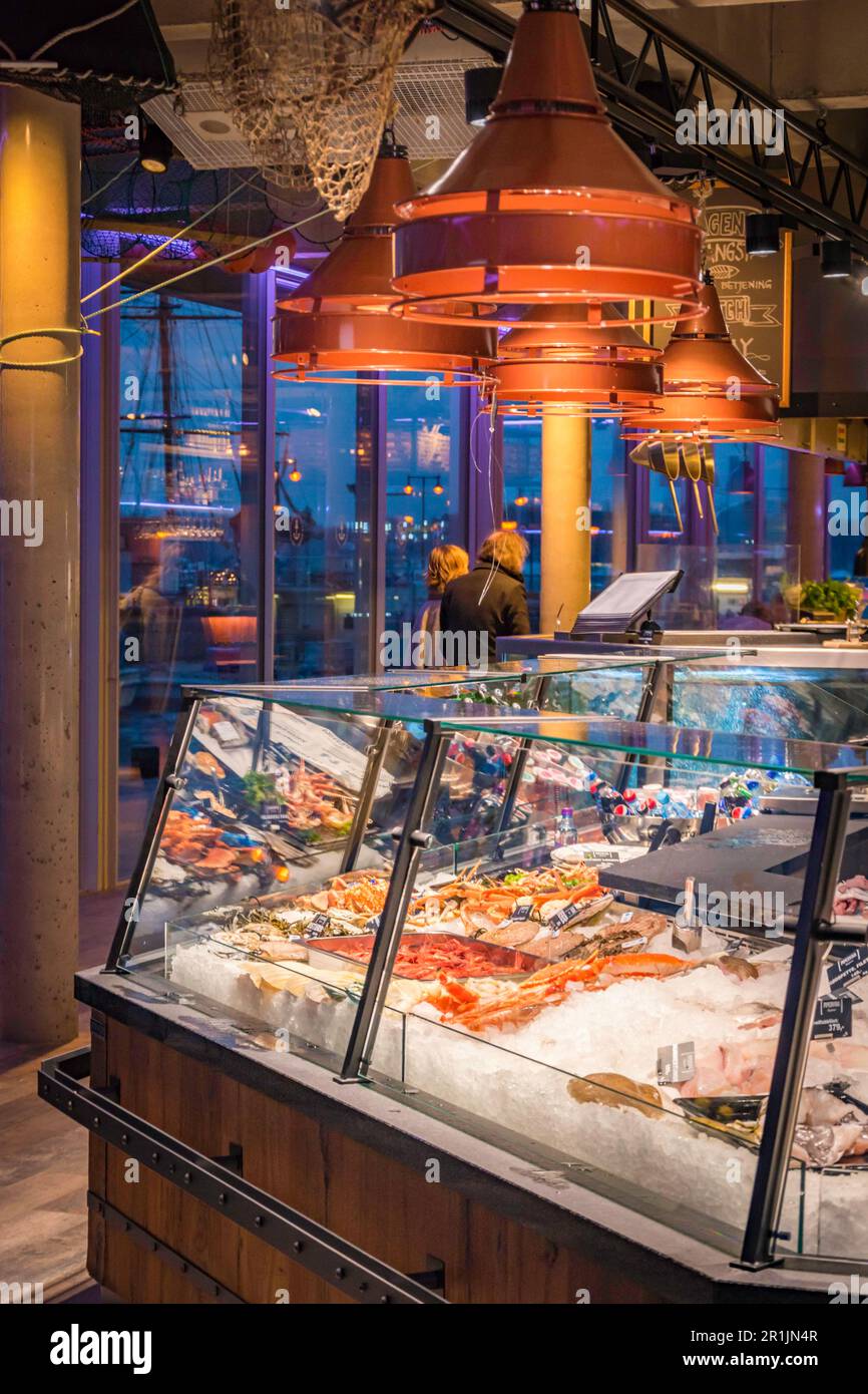 Lamps shop hi-res stock photography and images - Alamy