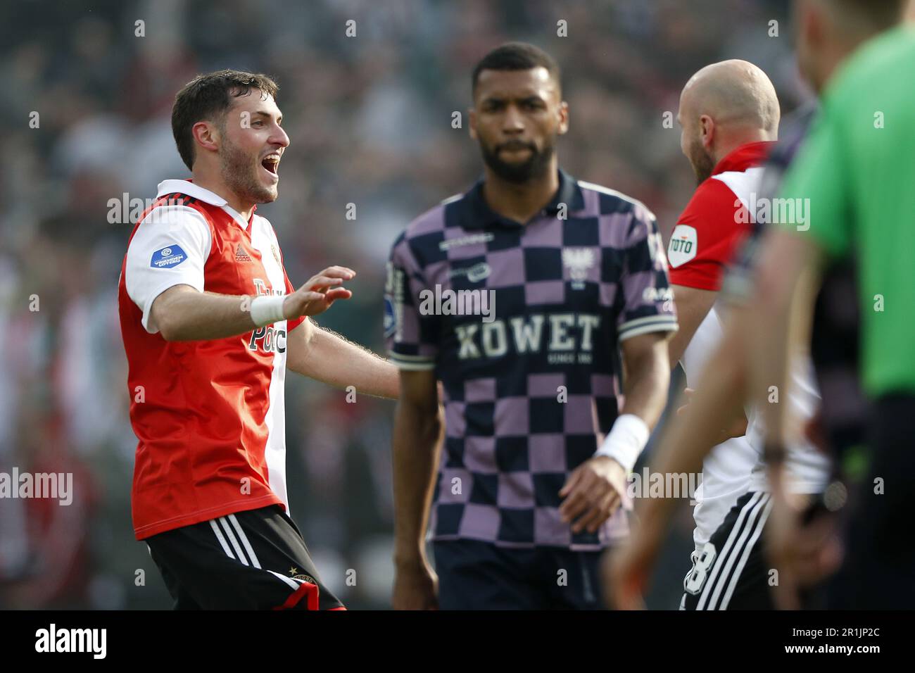 ROTTERDAM - (LR) Santiago Gimenez of Feyenoord celebrates the ...