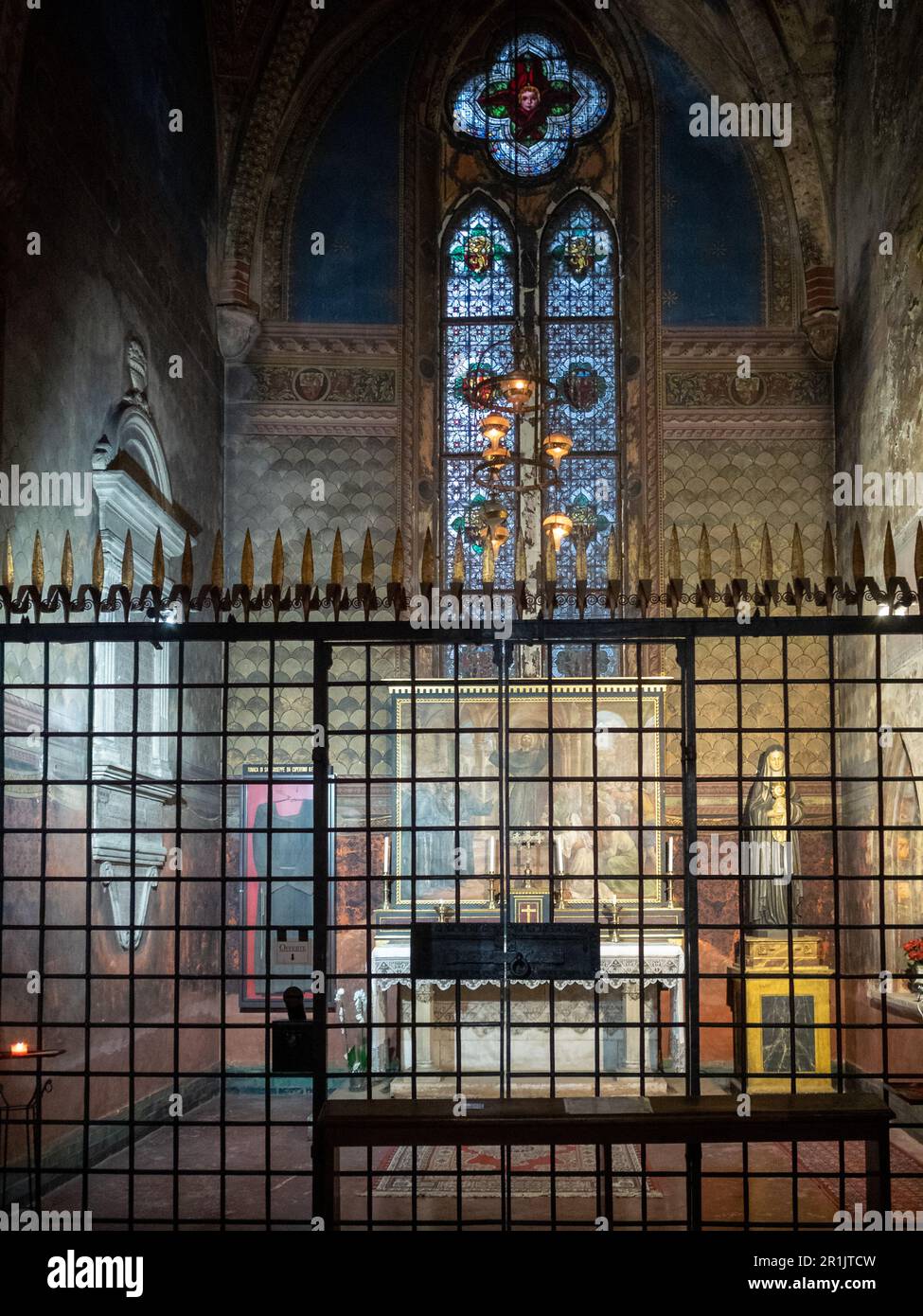 Basilica di san francesco interior hi-res stock photography and images - Alamy