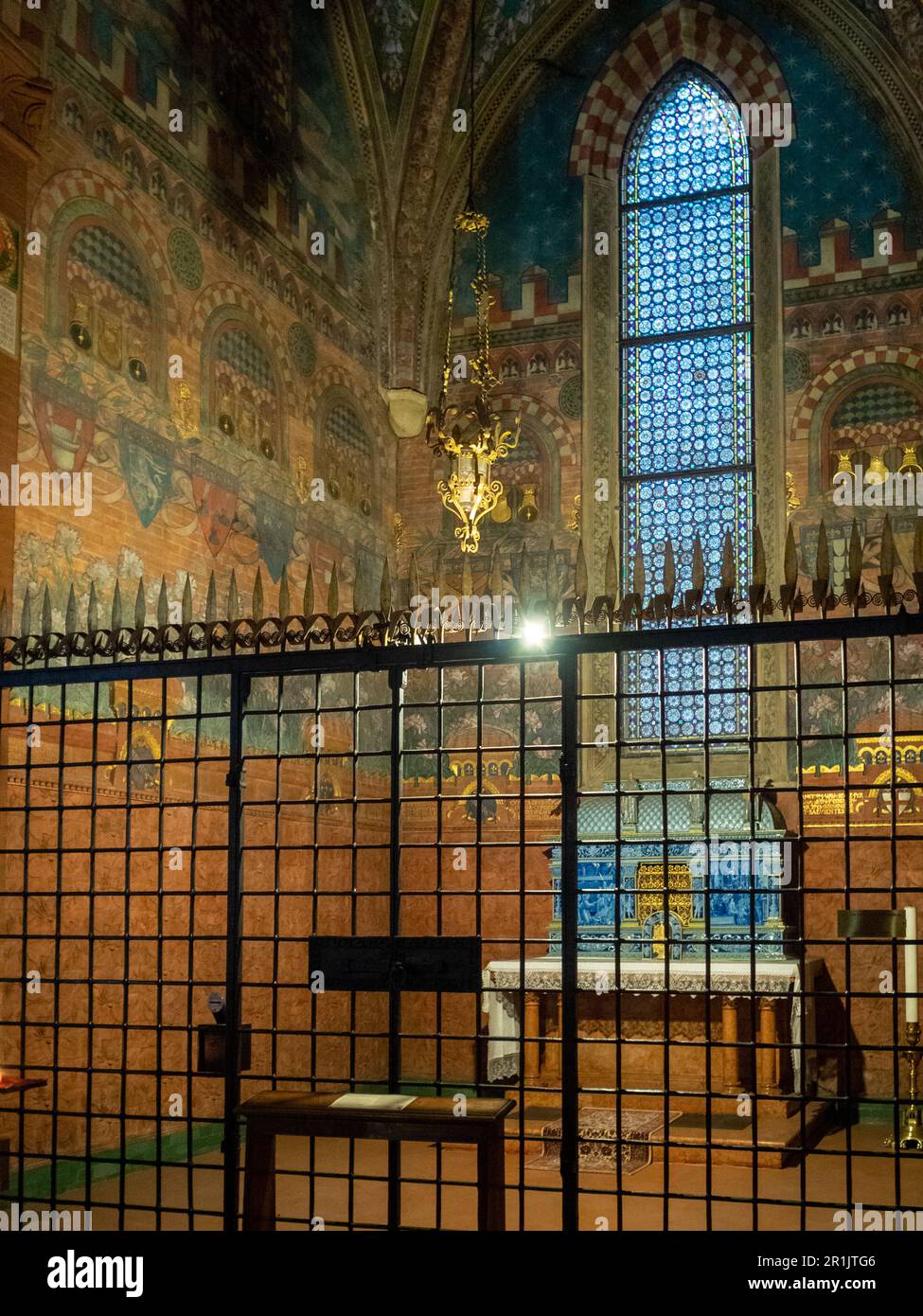 San Francesco Basilica, apse chapel, Bologna Stock Photo - Alamy