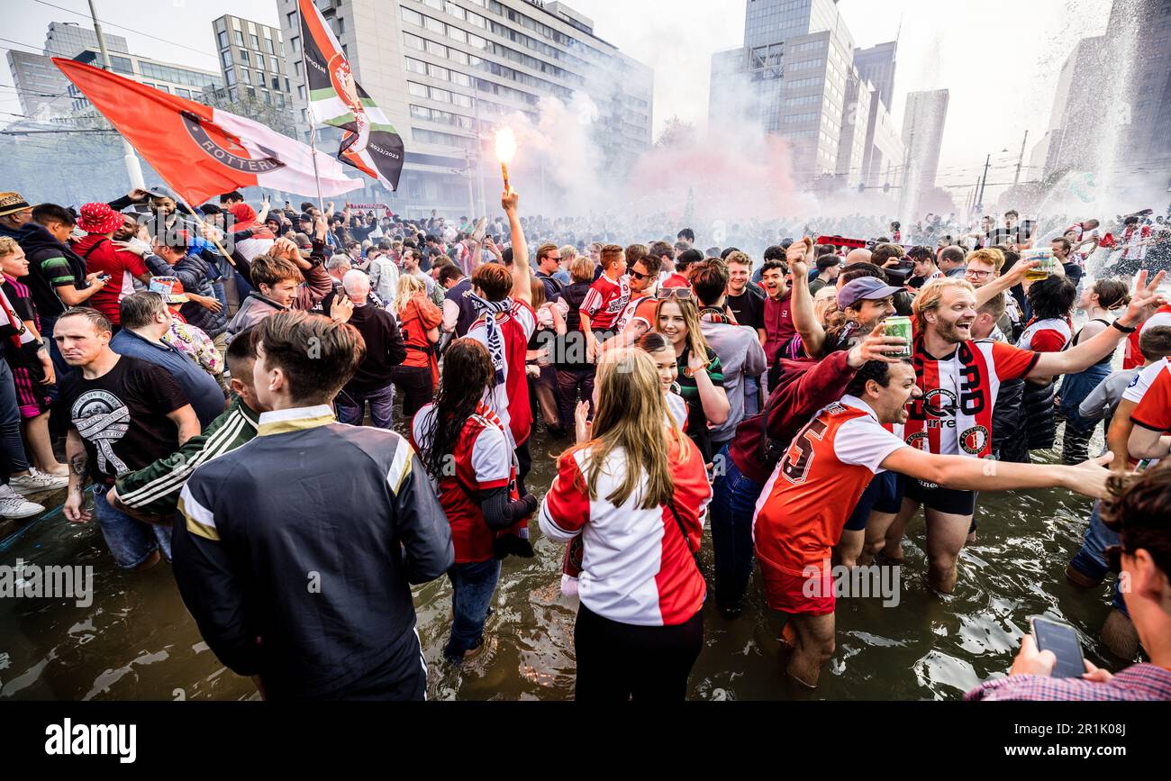 ROTTERDAM - Feyenoord fans in the Hofpleinfontein after their club's ...