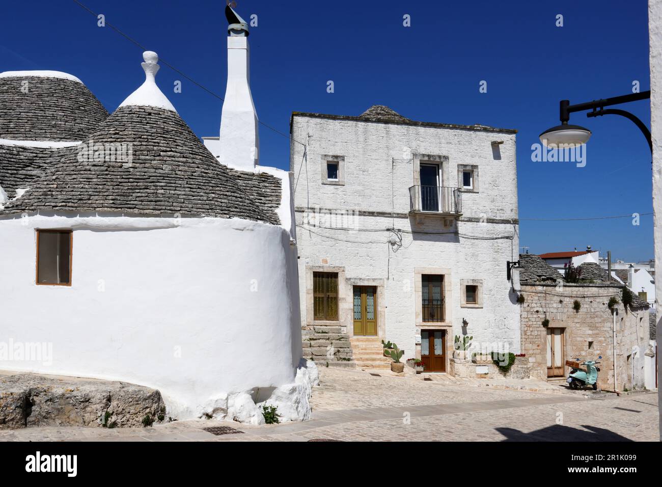 Tourist shops in Rione Monti area of Alberobello, Puglia Stock Photo ...