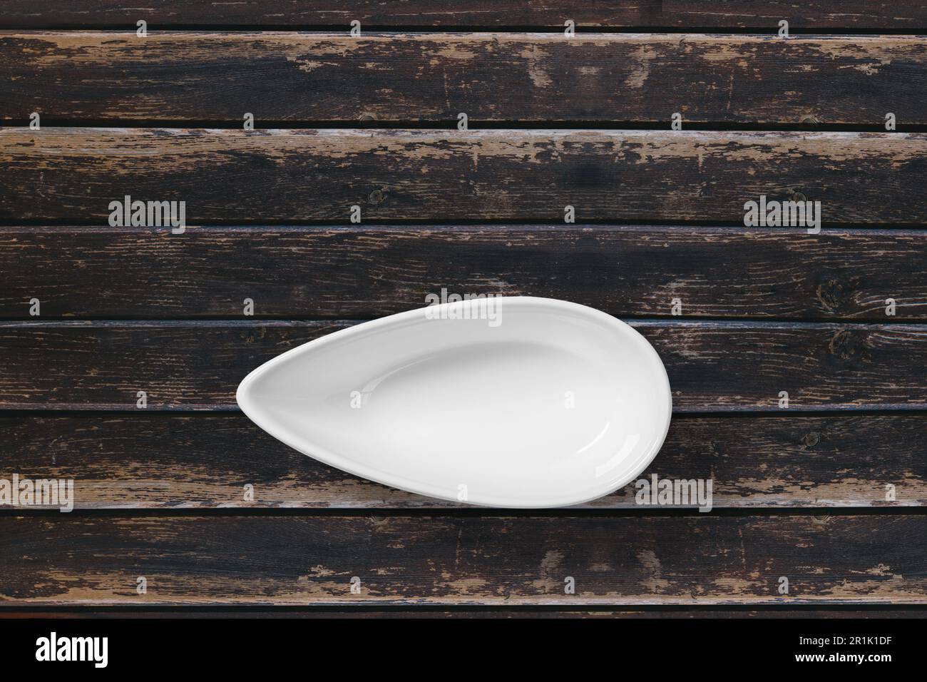 Saucer plate above hi-res stock photography and images - Alamy