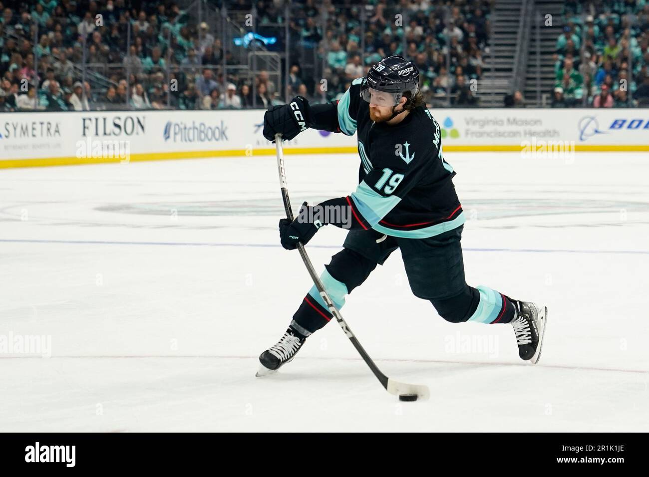 Seattle Kraken left wing Jared McCann (19) makes a shot against the ...
