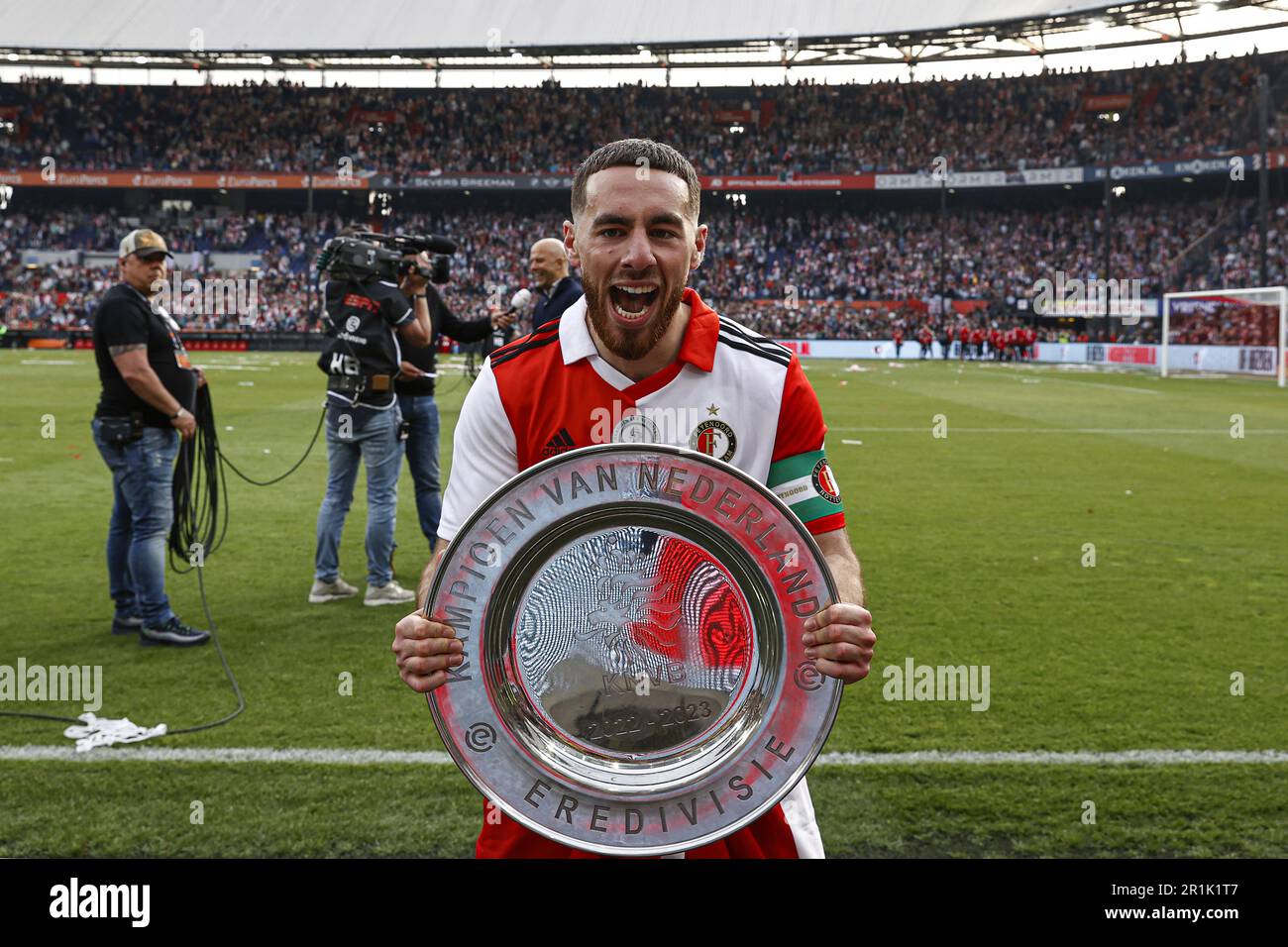 ROTTERDAM - Orkun Kokcu of Feyenoord with the shell during the Dutch premier league match ...