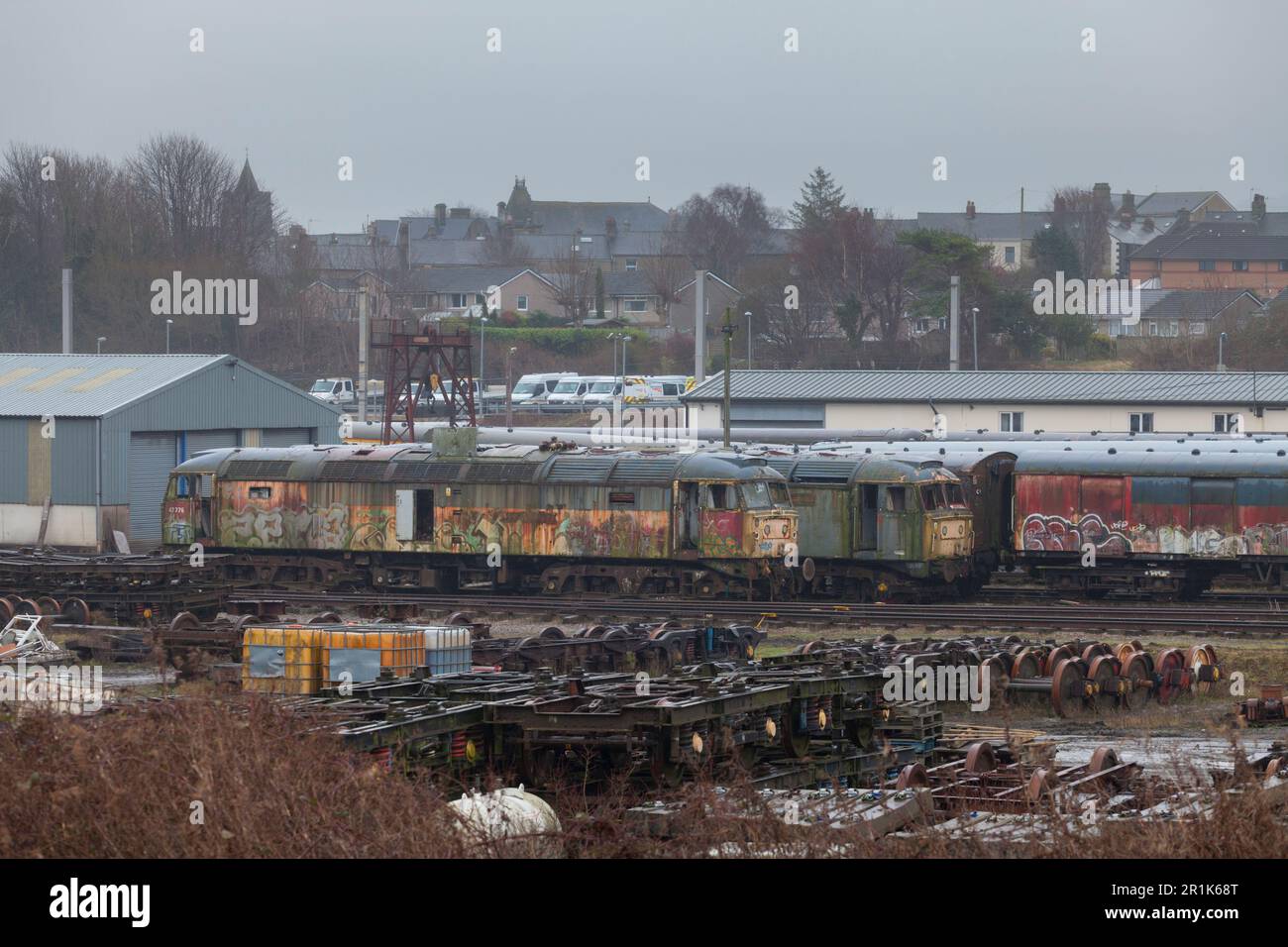 Withdrawn class 47 locomotives 47492+47776 awaiting their fate @ the ...