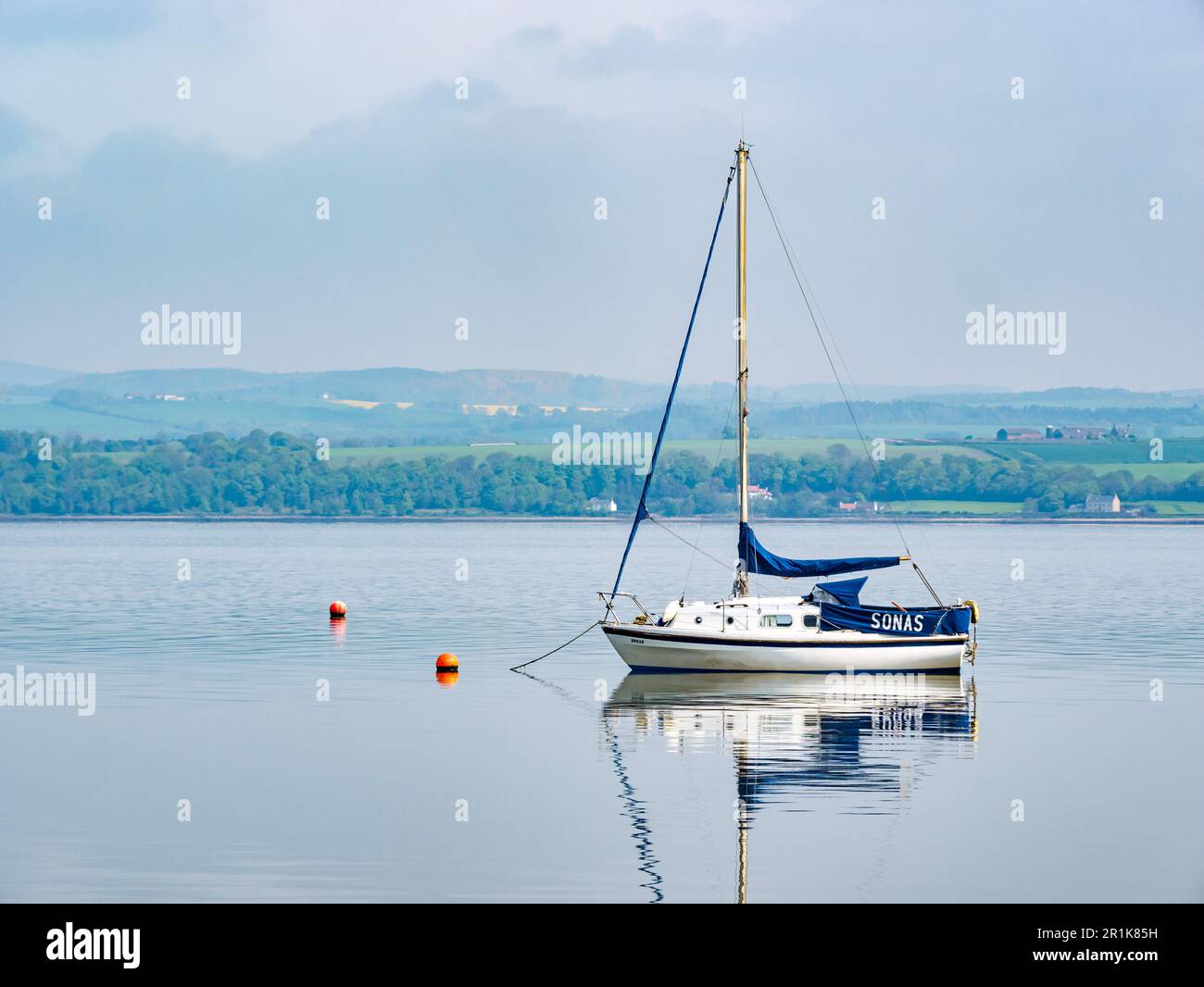 Calm and still water hi-res stock photography and images - Alamy