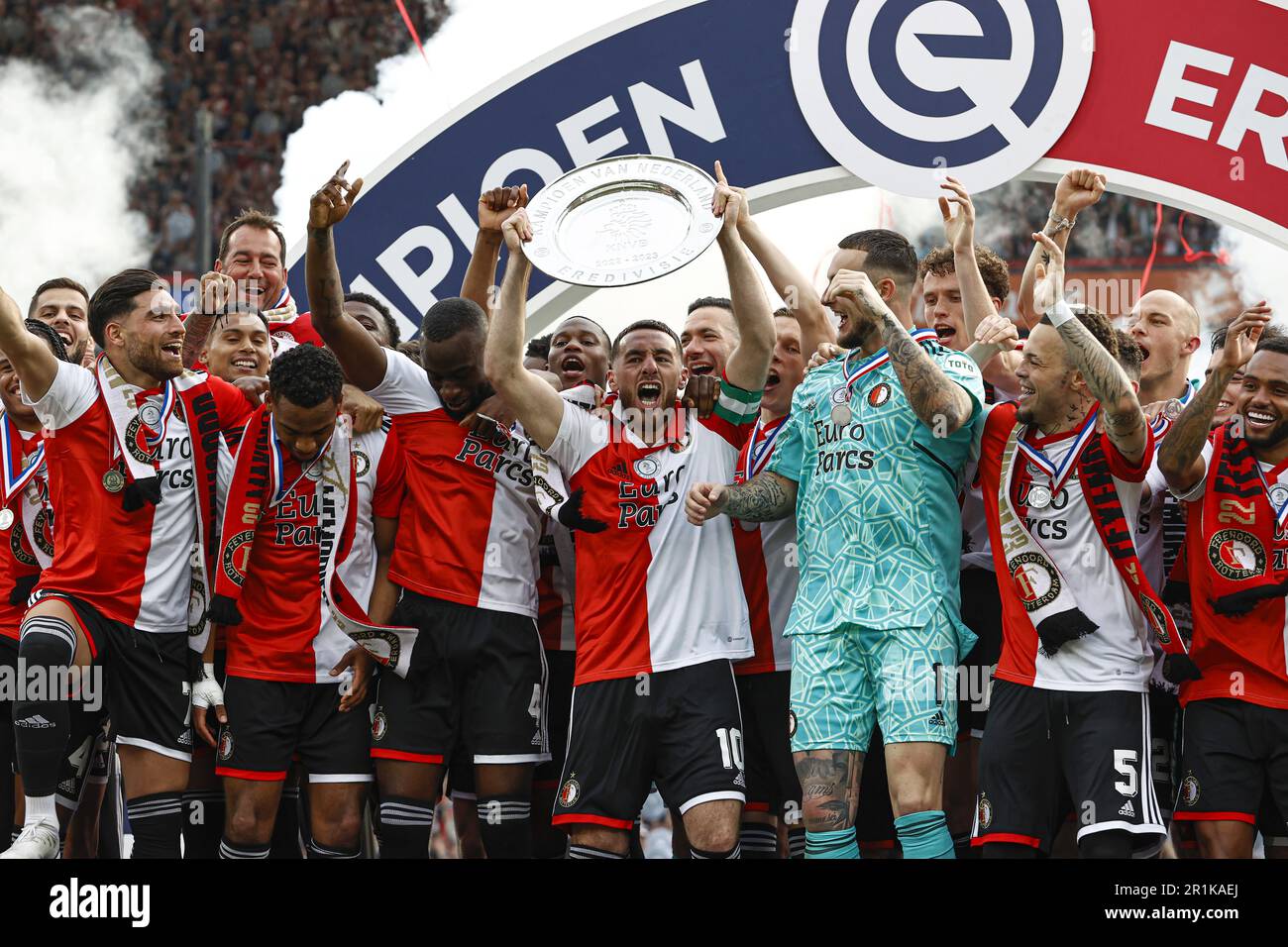 ROTTERDAM - (LR) Feyenoord goalkeeper Justin Bijlow, Marcus Pedersen of ...