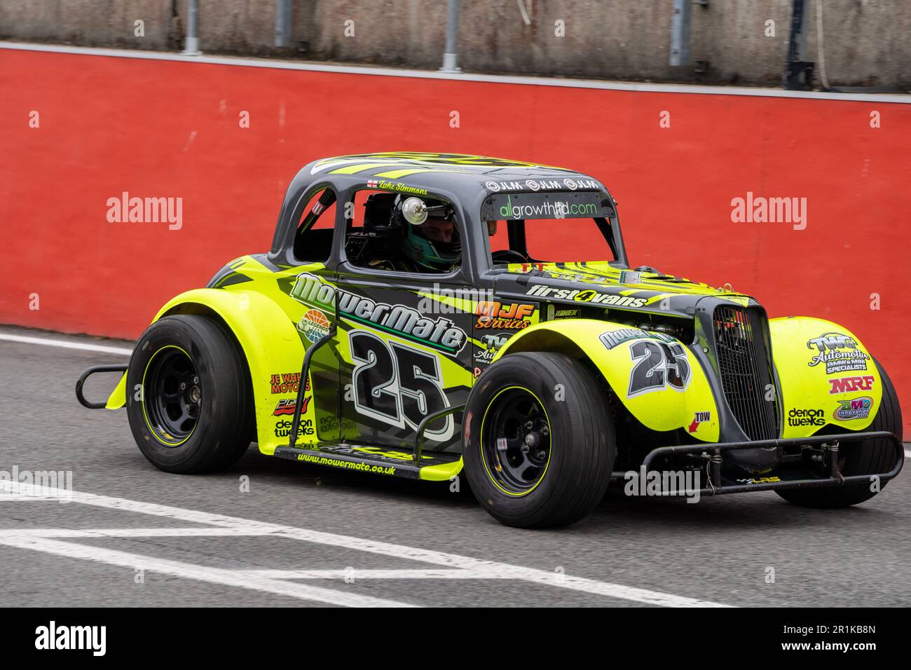 Legends Cars Elite Cup With JLM at Brands Hatch, Longfield, England on ...