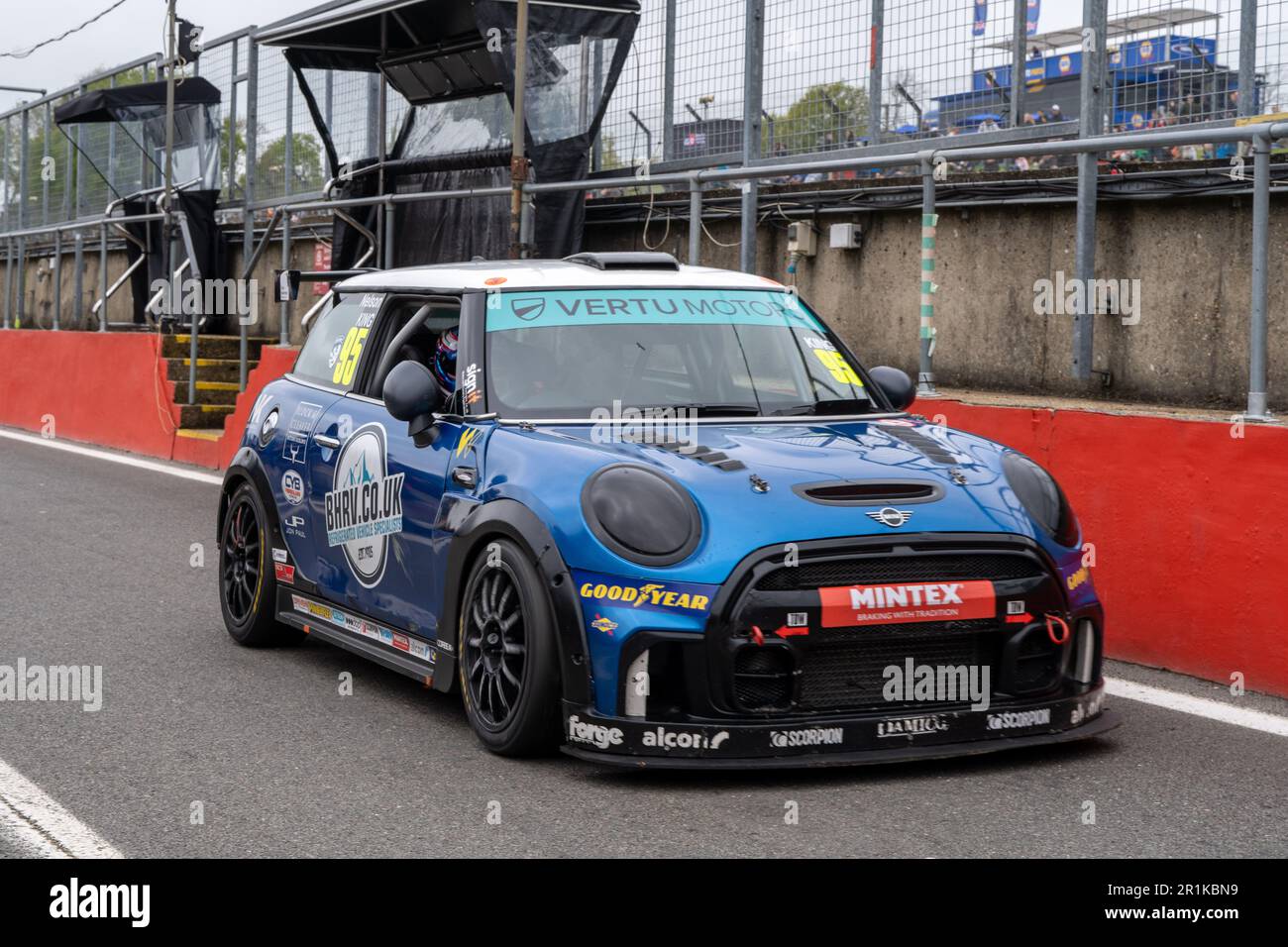 The Vertu Motors Mini Challenge at Brands Hatch, Longfield, England on ...