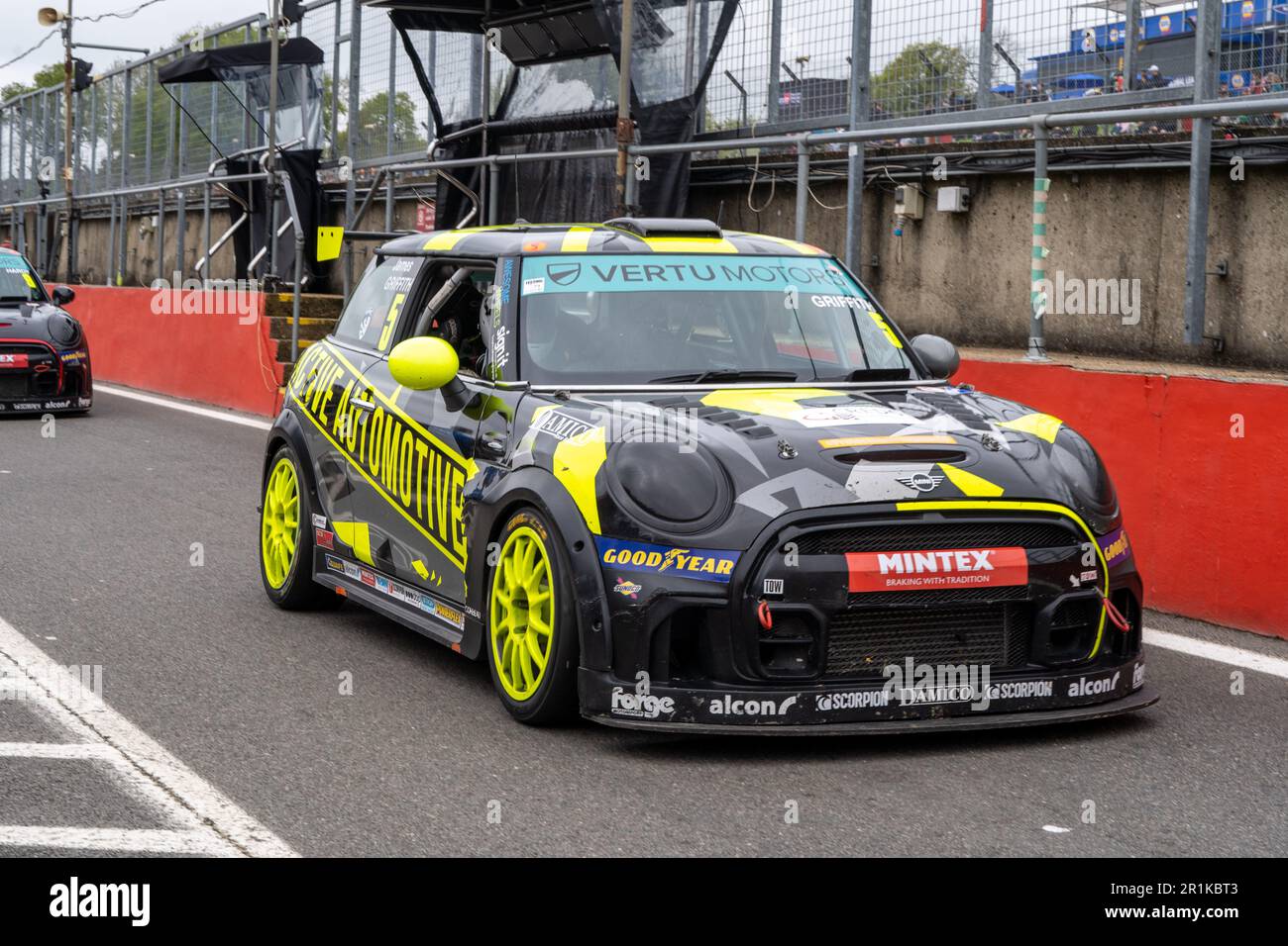 The Vertu Motors Mini Challenge at Brands Hatch, Longfield, England on ...