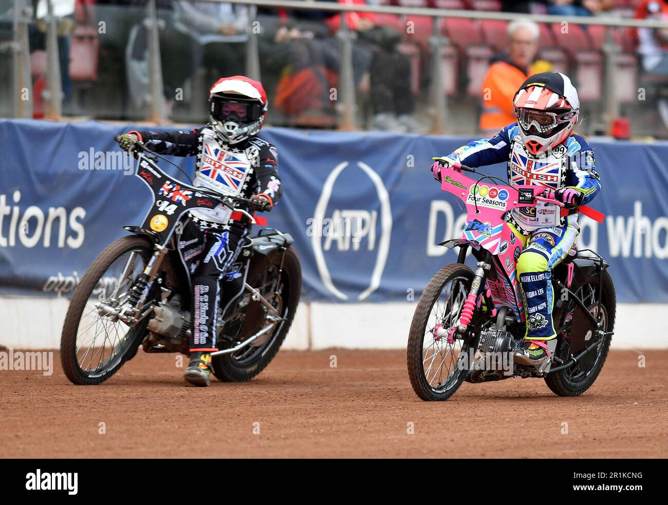 Chloe davis hi-res stock photography and images - Alamy