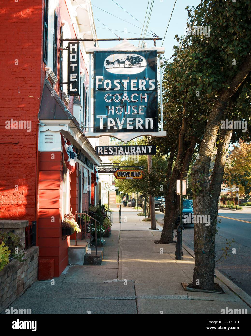 Coach house sign hi-res stock photography and images - Alamy