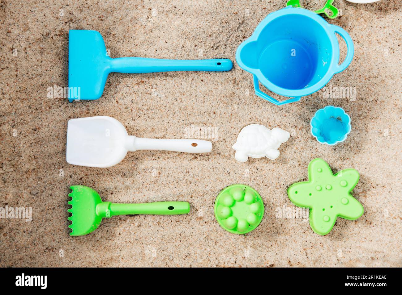 Kids beach stuff sand hi-res stock photography and images - Alamy