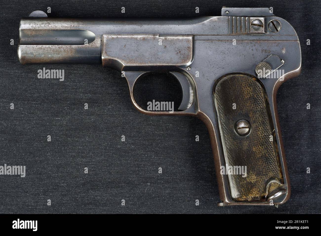 Hand guns old and new hi-res stock photography and images - Alamy