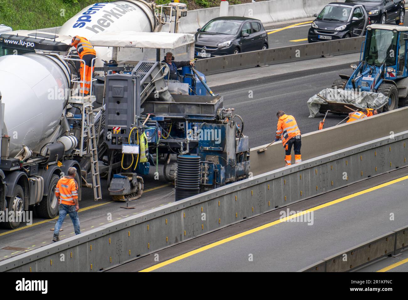 Motorway construction site on the A52 in Essen, basic renovation of ...