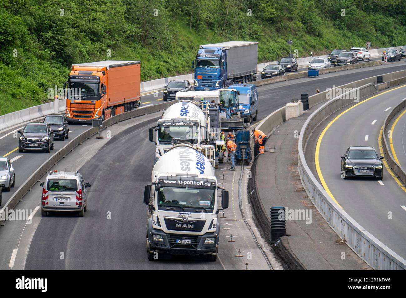 Motorway construction site on the A52 in Essen, basic renovation of ...