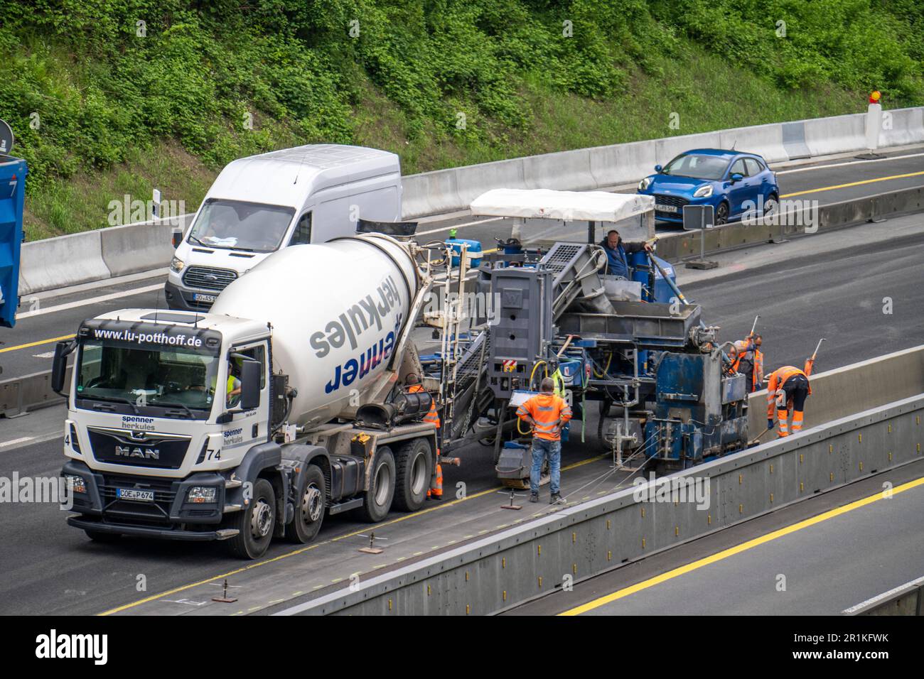 Motorway construction site on the A52 in Essen, basic renovation of ...