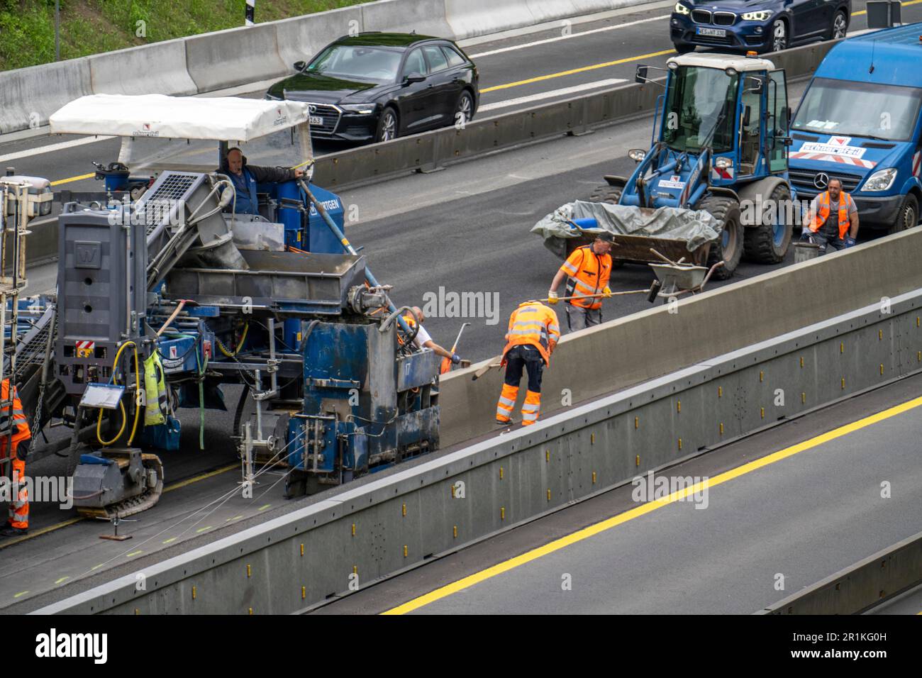 Motorway construction site on the A52 in Essen, basic renovation of ...