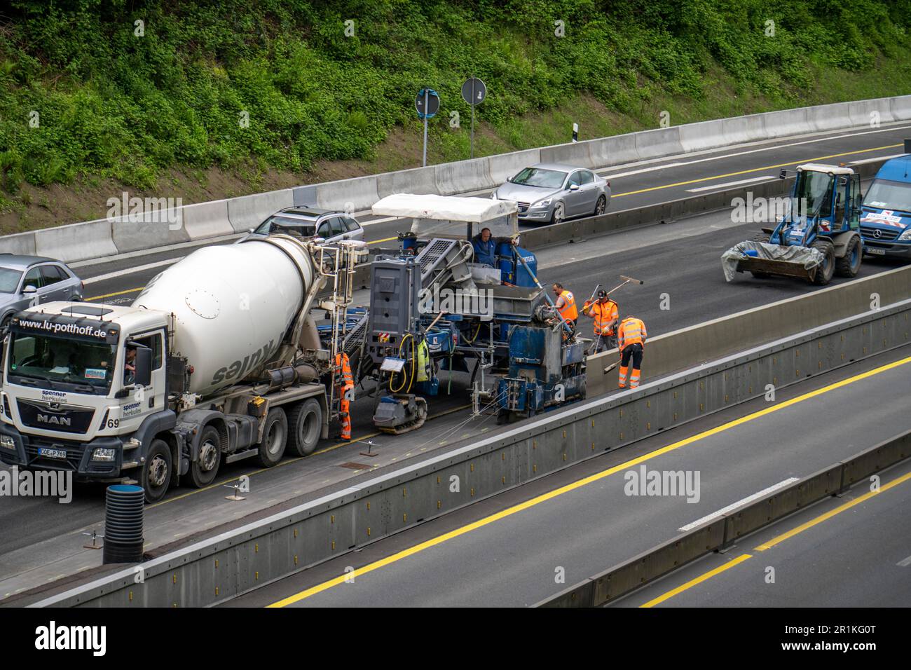 Motorway construction site on the A52 in Essen, basic renovation of ...
