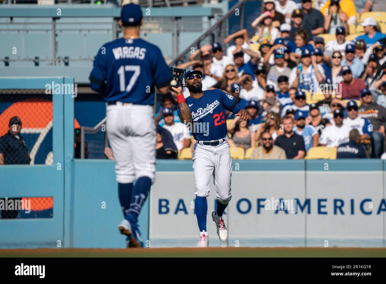 Los Angeles Dodgers right fielder Jason Heyward (23) makes a catch ...