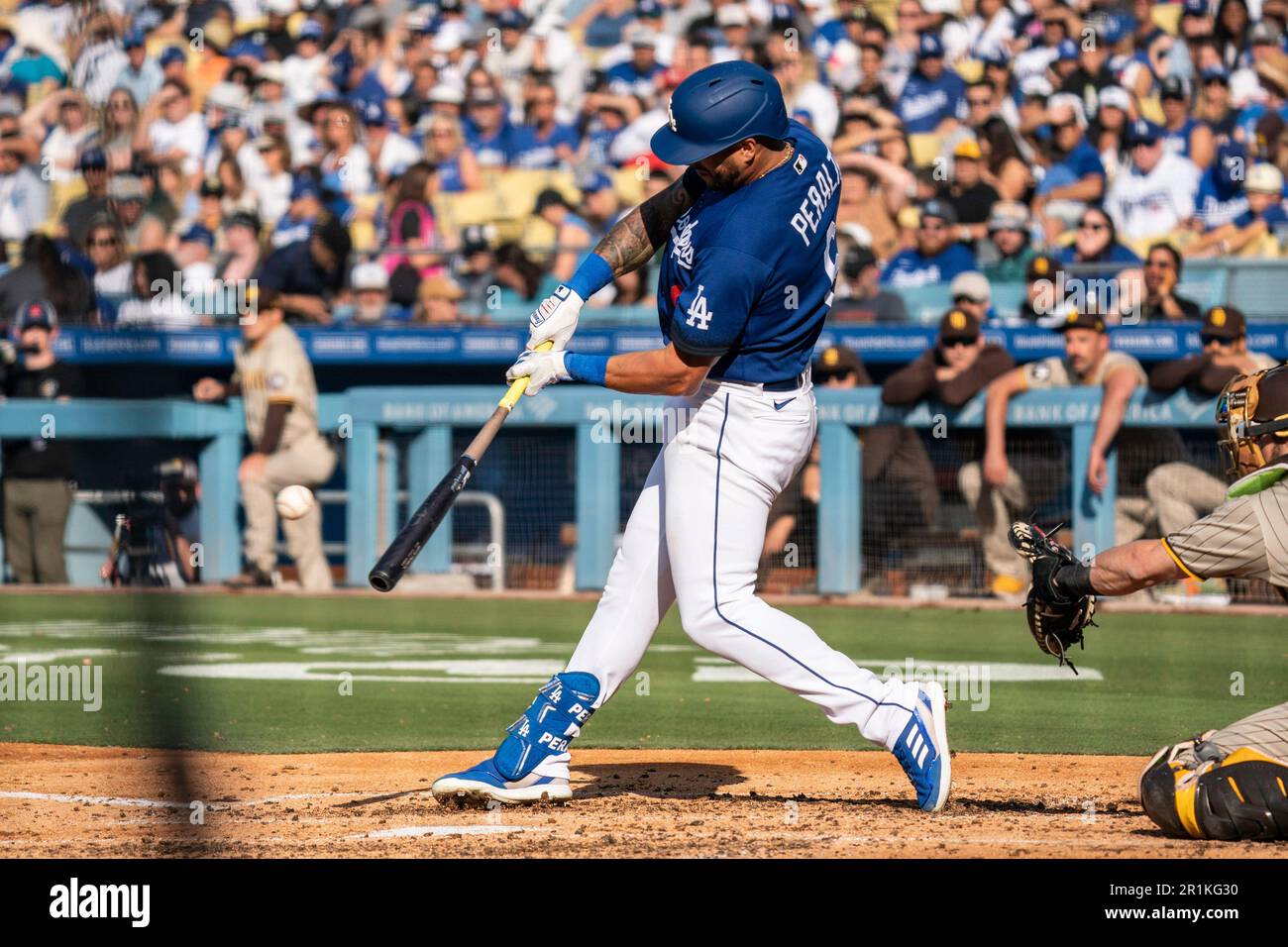 Los Angeles Dodgers left fielder David Peralta (6) bats during a MLB ...