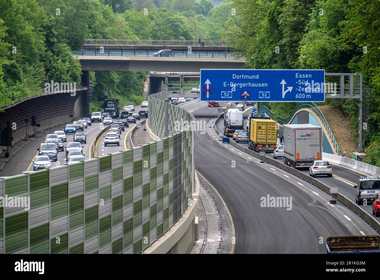 Motorway construction site on the A52 in Essen, basic renovation of the ...