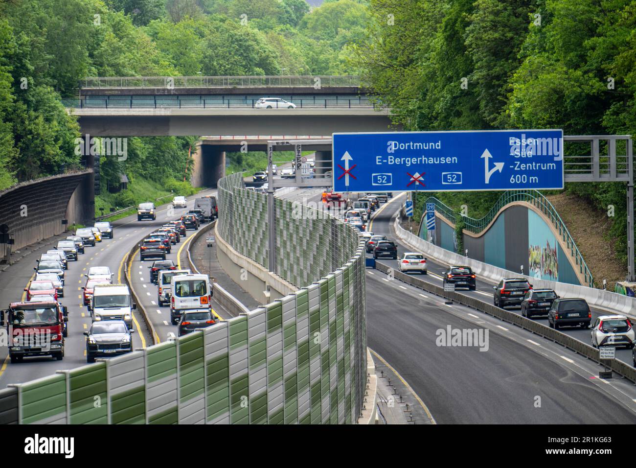 Motorway construction site on the A52 in Essen, basic renovation of the ...