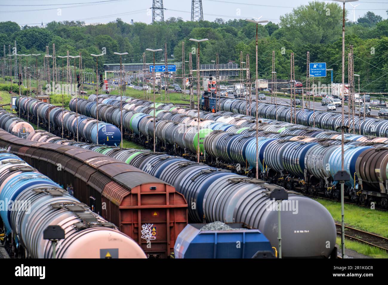 Gelsenkirchen Bismarck marshalling yard, goods trains are assembled and ...