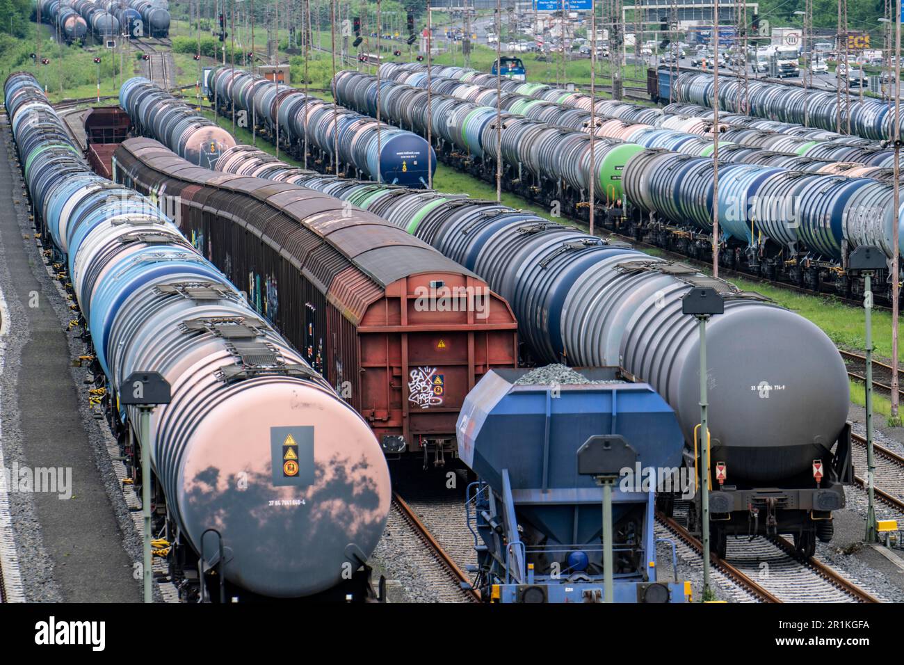 Gelsenkirchen Bismarck marshalling yard, goods trains are assembled and ...