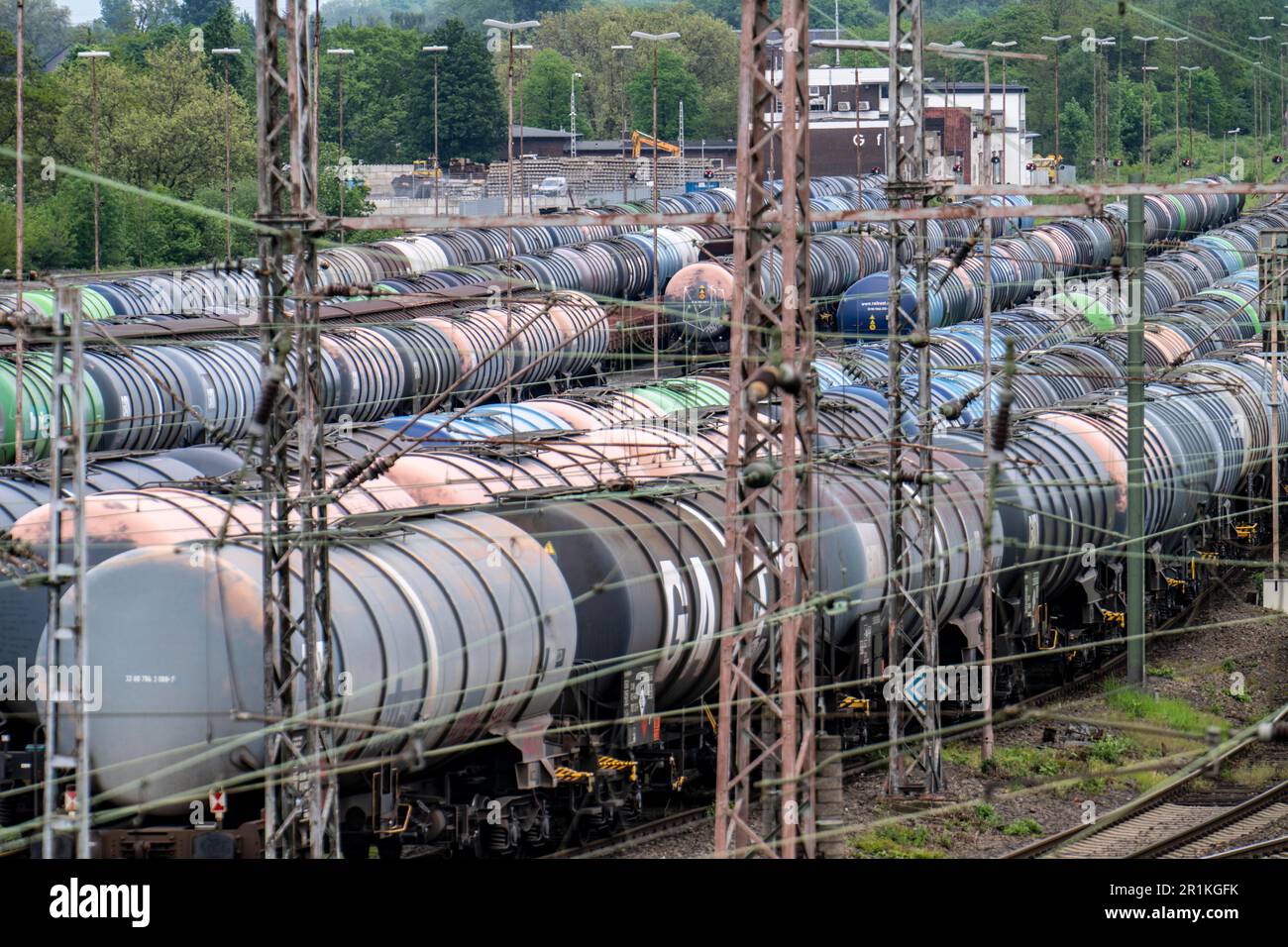 Marshalling yard Gelsenkirchen Bismarck, goods trains are assembled and ...