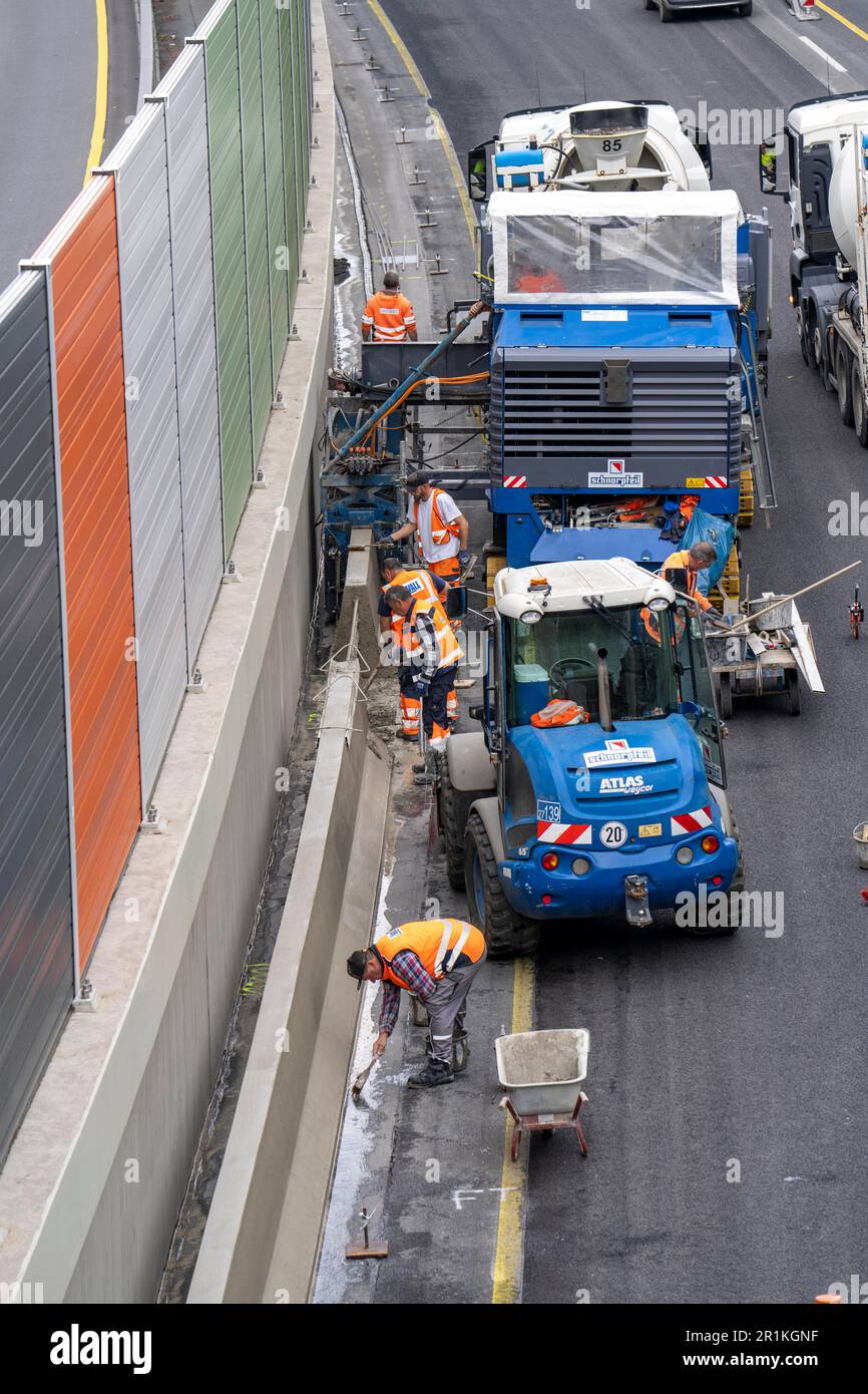 Motorway construction site on the A52 in Essen, basic renovation of ...